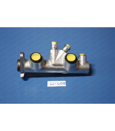 Double circuit master cylinder Ø 20.6mm (x3 outlets Ø10x100) - ref ...